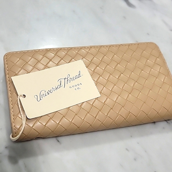 Universal Thread | Bags | Nwt Universal Thread Bone Weaved ...